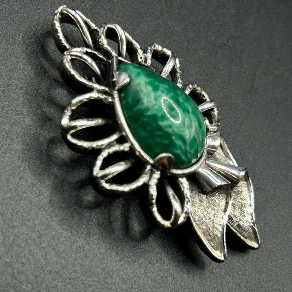 Tortolani | Jewelry | Vintage Tortolani Silver Tone Metal Green Costume ...